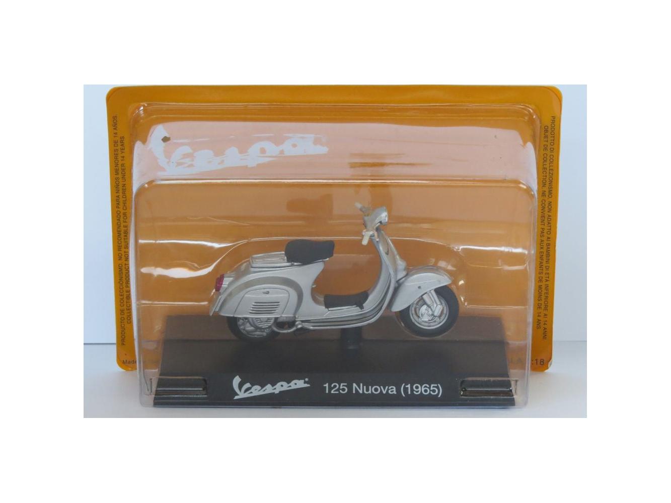 Vespa 125 Nuova 1965 silver 1:18 Diecast Model Scooter