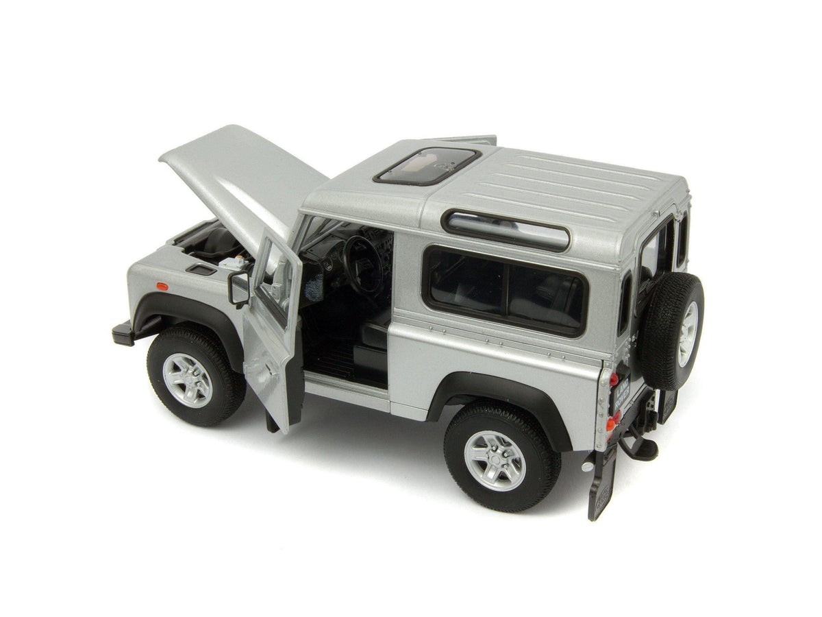 Land Rover Defender 90 silver - 1:24 Scale